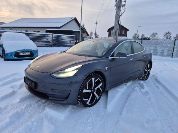 Grey Tesla Model 3 2019 in Kaunas, with an engine capacity of 0.00 L and mileage of 180 thousand km for 12300 €, photo 3 on AUTOMOTO.COM.LV