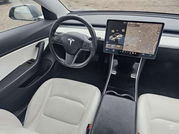 Grey Tesla Model 3 2019 in Kaunas, with an engine capacity of 0.00 L and mileage of 180 thousand km for 12300 €, photo 8 on AUTOMOTO.COM.LV