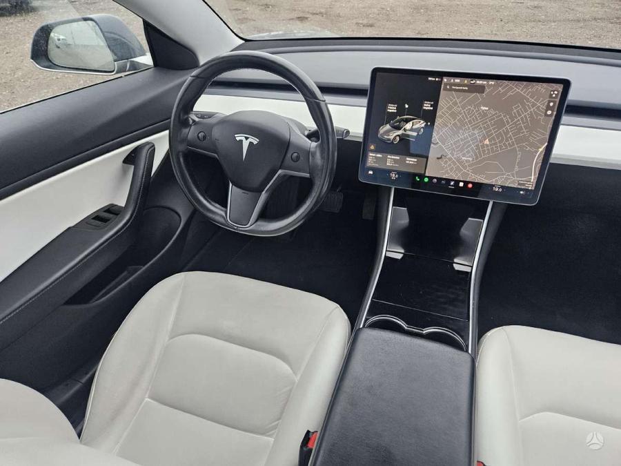 Grey Tesla Model 3 2019 in Kaunas, with an engine capacity of 0.00 L and mileage of 180 thousand km for 12300 €, photo 8 on AUTOMOTO.COM.LV