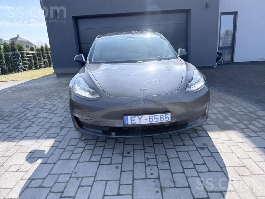 Pelēks Tesla Model 3 2019 Rīga, ar dzinēja tilpumu 0.00 L un nobraukumu 70 tūkst. km par 23500 €, foto 5 vietnē AUTOMOTO.COM.LV