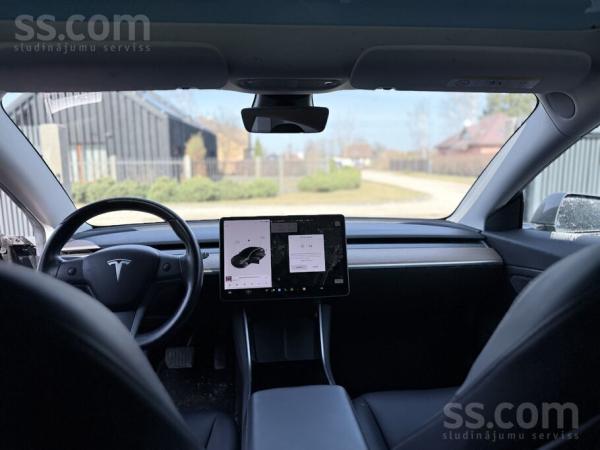 Grey Tesla Model 3 2019 in Riga, with an engine capacity of 0.00 L and mileage of 70 thousand km for 23500 €, photo 5 on AUTOMOTO.COM.LV