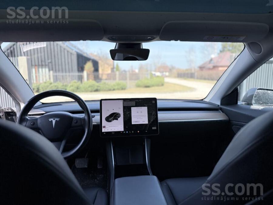 Pelēks Tesla Model 3 2019 Rīga, ar dzinēja tilpumu 0.00 L un nobraukumu 70 tūkst. km par 23500 €, foto 6 vietnē AUTOMOTO.COM.LV