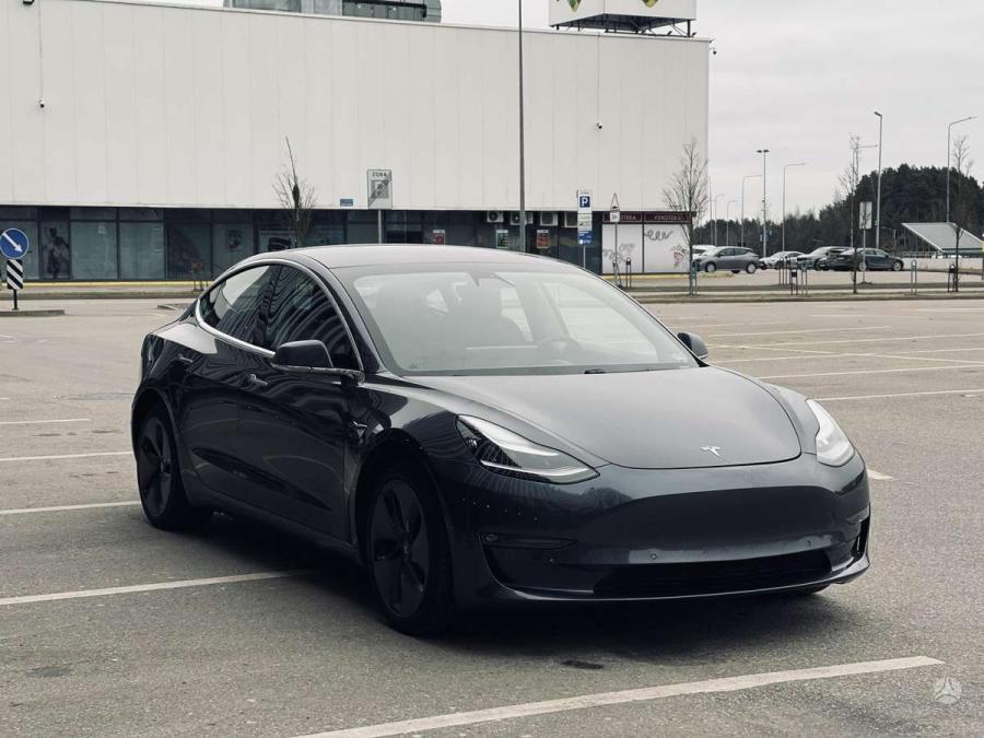 Pelēks Tesla Model 3 2020 Viļņa, ar dzinēja tilpumu 0.00 L un nobraukumu 102 tūkst. km par 17300 €, foto 4 vietnē AUTOMOTO.COM.LV