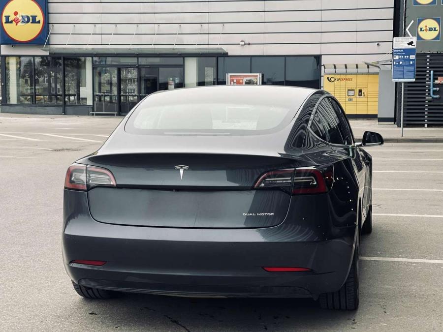 Pelēks Tesla Model 3 2020 Viļņa, ar dzinēja tilpumu 0.00 L un nobraukumu 102 tūkst. km par 17300 €, foto 6 vietnē AUTOMOTO.COM.LV