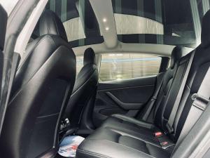 Pelēks Tesla Model 3 2020 Viļņa, ar dzinēja tilpumu 0.00 L un nobraukumu 102 tūkst. km par 17300 €, foto 15 vietnē AUTOMOTO.COM.LV