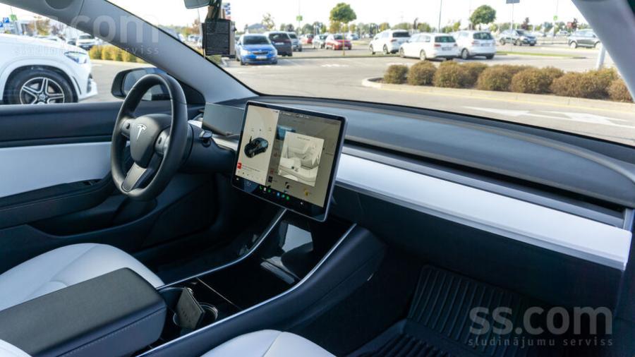 Grey Tesla Model 3 2020 in Riga, with an engine capacity of 0.00 L and mileage of 127 thousand km for 21990 €, photo 11 on AUTOMOTO.COM.LV