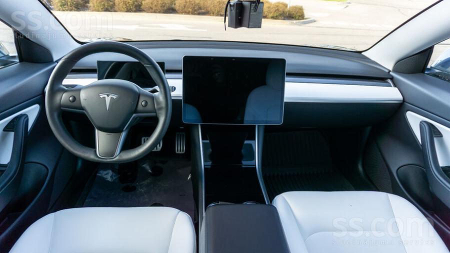 Grey Tesla Model 3 2020 in Riga, with an engine capacity of 0.00 L and mileage of 127 thousand km for 21990 €, photo 12 on AUTOMOTO.COM.LV