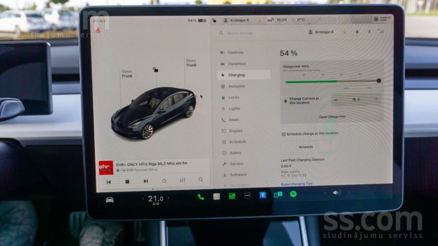 Grey Tesla Model 3 2020 in Riga, with an engine capacity of 0.00 L and mileage of 127 thousand km for 21990 €, photo 17 on AUTOMOTO.COM.LV