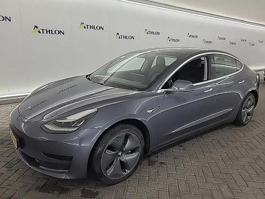 Grey Tesla Model 3 2020 in Riga, with an engine capacity of 0.00 L and mileage of 88 thousand km for 17155 €, photo 1 on AUTOMOTO.COM.LV