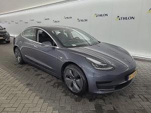 Grey Tesla Model 3 2020 in Riga, with an engine capacity of 0.00 L and mileage of 88 thousand km for 17155 €, photo 3 on AUTOMOTO.COM.LV
