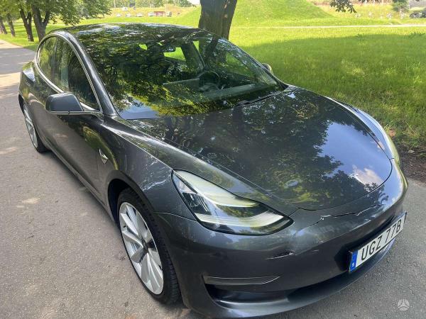 Grey Tesla Model 3 2020 in Kaunas, with an engine capacity of 0.00 L and mileage of 300 thousand km for 10450 €, photo 4 on AUTOMOTO.COM.LV