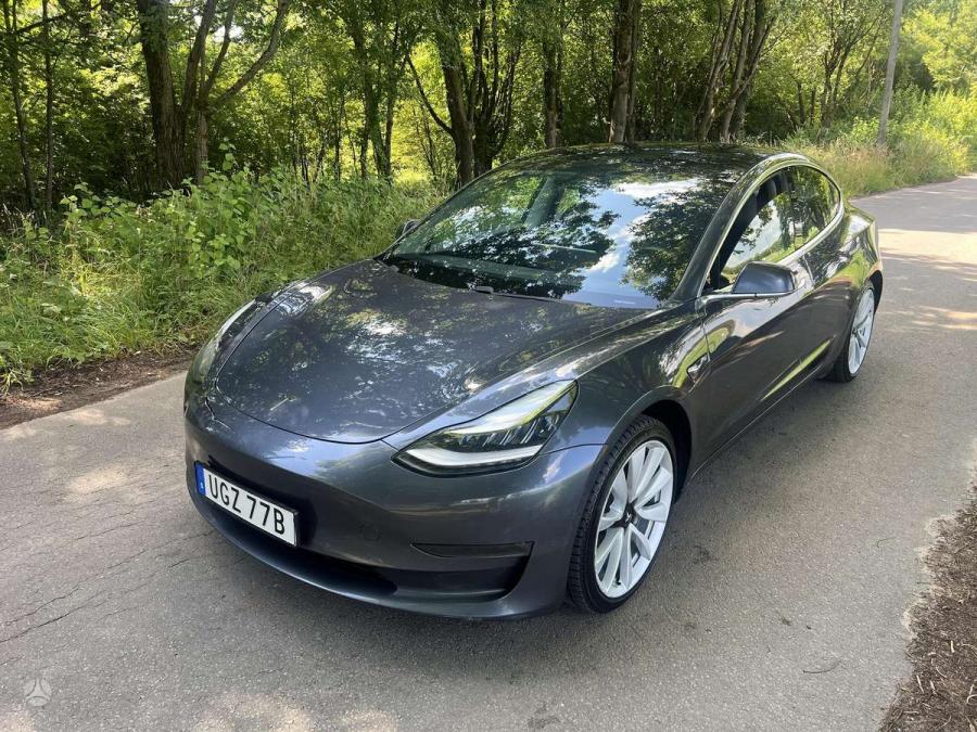 Pelēks Tesla Model 3 2020 Kauņa, ar dzinēja tilpumu 0.00 L un nobraukumu 300 tūkst. km par 10450 €, foto 1 vietnē AUTOMOTO.COM.LV