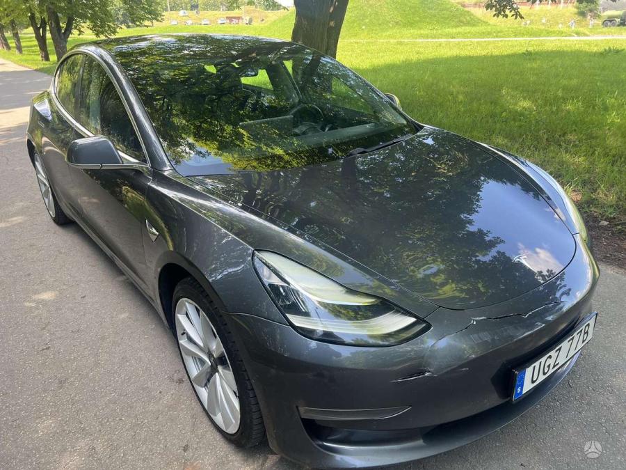 Pelēks Tesla Model 3 2020 Kauņa, ar dzinēja tilpumu 0.00 L un nobraukumu 300 tūkst. km par 10450 €, foto 5 vietnē AUTOMOTO.COM.LV