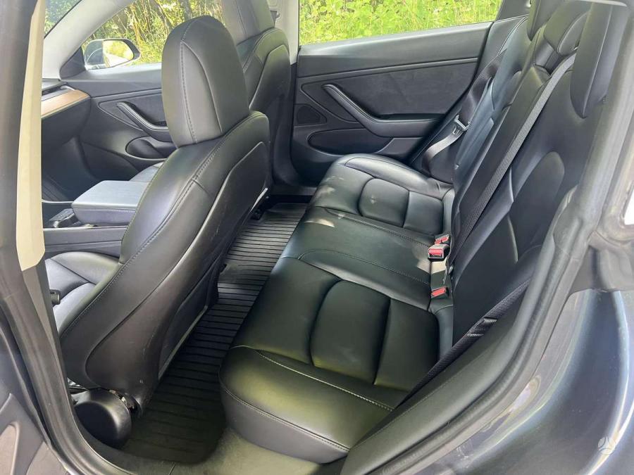 Pelēks Tesla Model 3 2020 Kauņa, ar dzinēja tilpumu 0.00 L un nobraukumu 300 tūkst. km par 10450 €, foto 8 vietnē AUTOMOTO.COM.LV