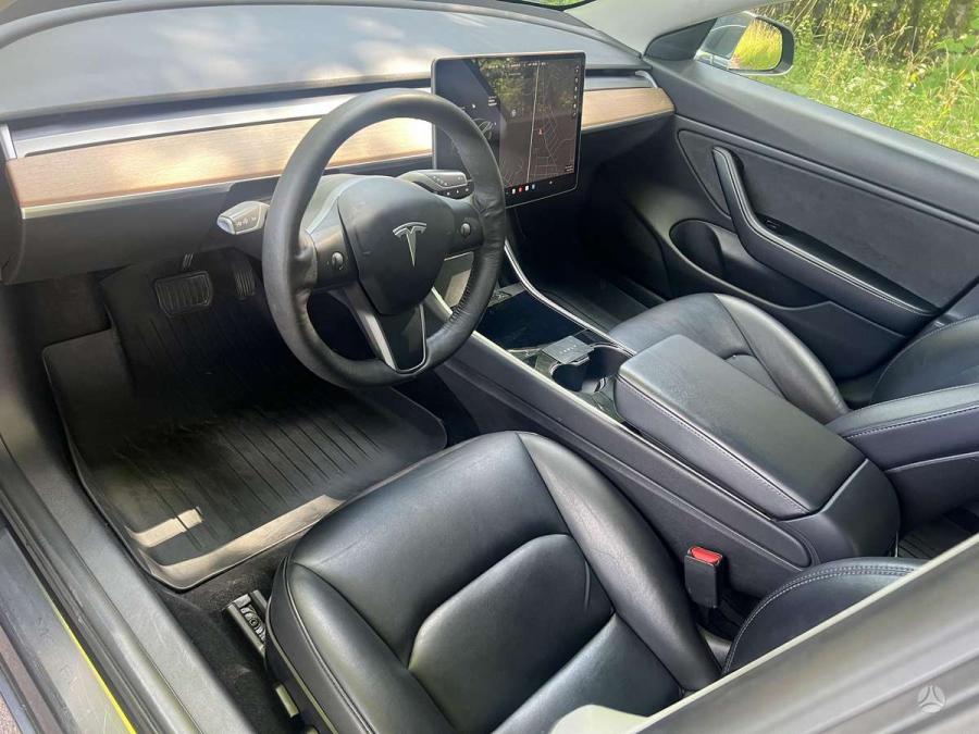Pelēks Tesla Model 3 2020 Kauņa, ar dzinēja tilpumu 0.00 L un nobraukumu 300 tūkst. km par 10450 €, foto 10 vietnē AUTOMOTO.COM.LV