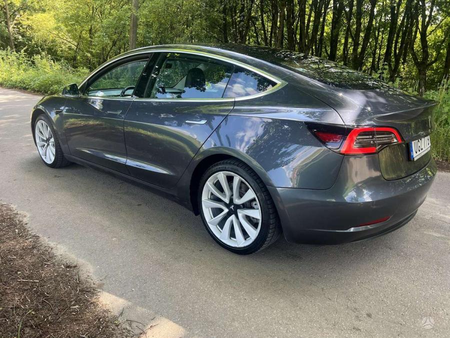 Pelēks Tesla Model 3 2020 Kauņa, ar dzinēja tilpumu 0.00 L un nobraukumu 300 tūkst. km par 10450 €, foto 15 vietnē AUTOMOTO.COM.LV