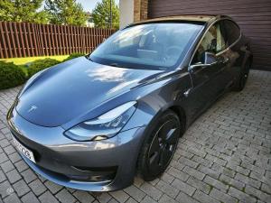 Grey Tesla Model 3 2020 in Vilnius, with an engine capacity of 0.00 L and mileage of 99 thousand km for 19850 €, photo  on AUTOMOTO.COM.LV