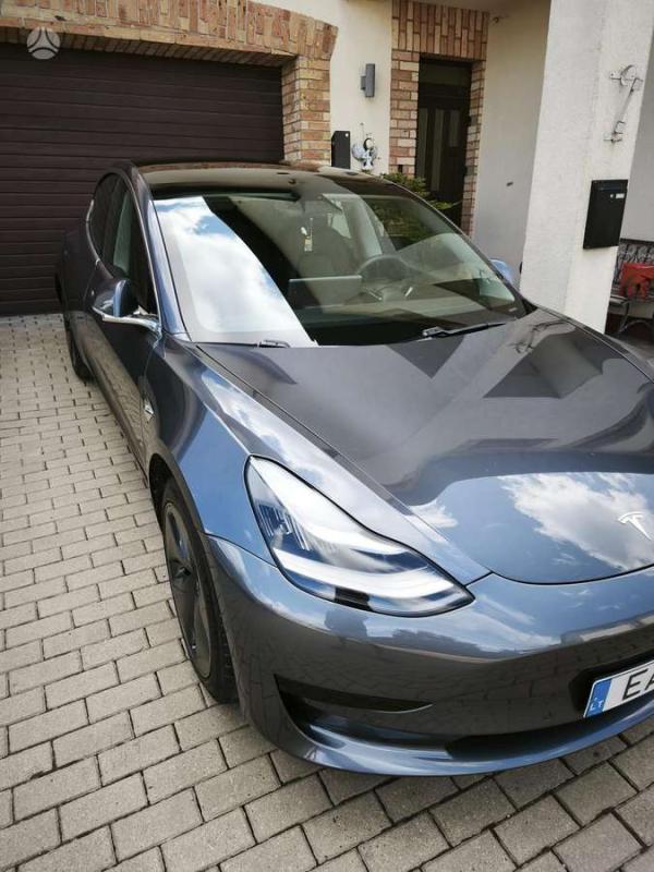 Grey Tesla Model 3 2020 in Vilnius, with an engine capacity of 0.00 L and mileage of 99 thousand km for 19850 €, photo 2 on AUTOMOTO.COM.LV
