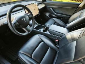 Grey Tesla Model 3 2020 in Vilnius, with an engine capacity of 0.00 L and mileage of 99 thousand km for 19850 €, photo 6 on AUTOMOTO.COM.LV