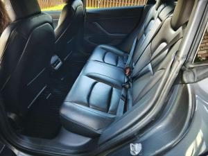 Grey Tesla Model 3 2020 in Vilnius, with an engine capacity of 0.00 L and mileage of 99 thousand km for 19850 €, photo 7 on AUTOMOTO.COM.LV