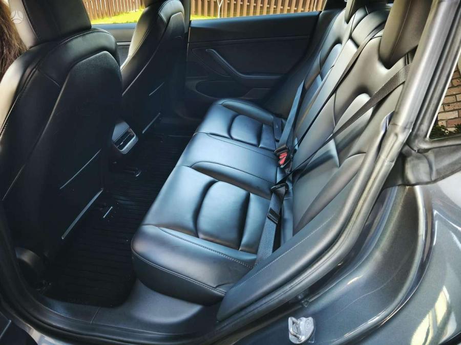 Grey Tesla Model 3 2020 in Vilnius, with an engine capacity of 0.00 L and mileage of 99 thousand km for 19850 €, photo 7 on AUTOMOTO.COM.LV