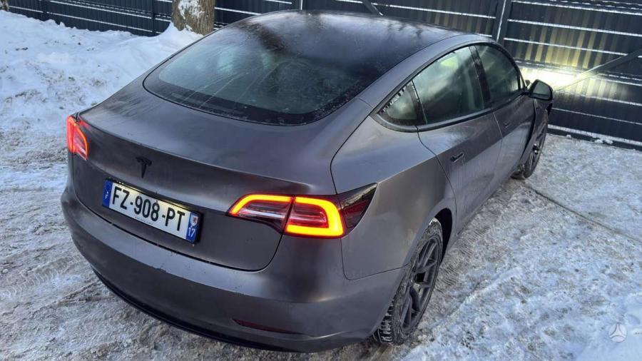 Pelēks Tesla Model 3 2021 Jonava, ar dzinēja tilpumu 0.00 L un nobraukumu 50 tūkst. km par 15650 €, foto 13 vietnē AUTOMOTO.COM.LV