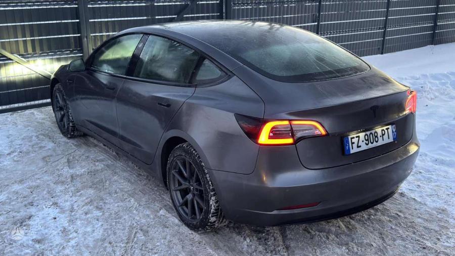 Pelēks Tesla Model 3 2021 Jonava, ar dzinēja tilpumu 0.00 L un nobraukumu 50 tūkst. km par 15650 €, foto 15 vietnē AUTOMOTO.COM.LV
