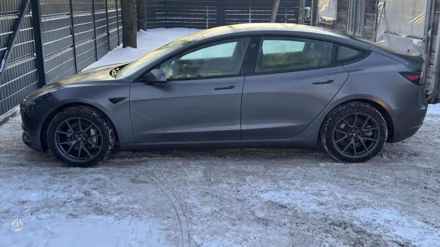 Pelēks Tesla Model 3 2021 Jonava, ar dzinēja tilpumu 0.00 L un nobraukumu 50 tūkst. km par 15200 €, foto 4 vietnē AUTOMOTO.COM.LV