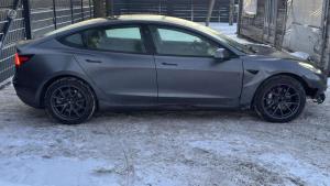 Grey Tesla Model 3 2021 in Jonava, with an engine capacity of 0.00 L and mileage of 50 thousand km for 14500 €, photo 4 on AUTOMOTO.COM.LV