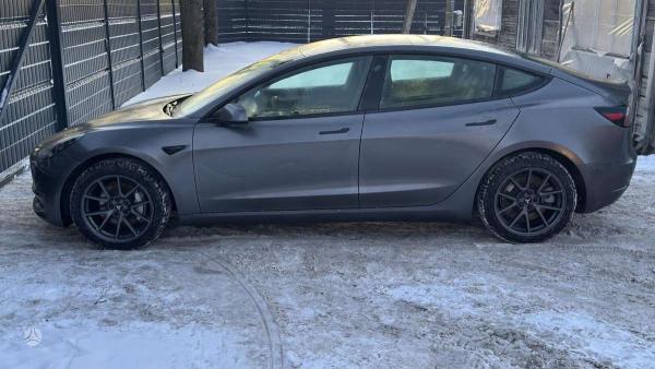 Pelēks Tesla Model 3 2021 Jonava, ar dzinēja tilpumu 0.00 L un nobraukumu 50 tūkst. km par 14500 €, foto 8 vietnē AUTOMOTO.COM.LV