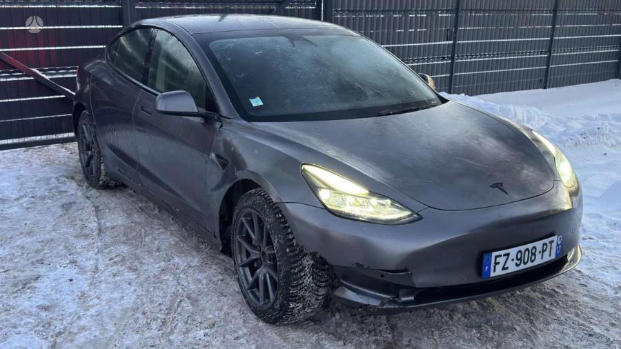 Grey Tesla Model 3 2021 in Jonava, with an engine capacity of 0.00 L and mileage of 50 thousand km for 14500 €, photo 11 on AUTOMOTO.COM.LV
