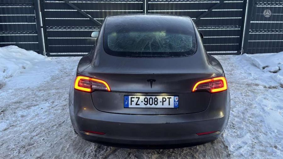 Grey Tesla Model 3 2021 in Jonava, with an engine capacity of 0.00 L and mileage of 50 thousand km for 14500 €, photo 14 on AUTOMOTO.COM.LV