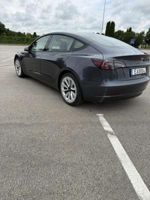 Grey Tesla Model 3 2021 in Klaipeda, with an engine capacity of 0.00 L and mileage of 46 thousand km for 18800 €, photo 4 on AUTOMOTO.COM.LV