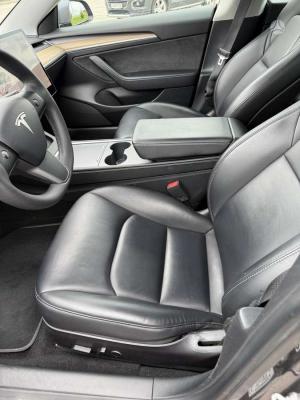 Grey Tesla Model 3 2021 in Klaipeda, with an engine capacity of 0.00 L and mileage of 46 thousand km for 18800 €, photo 5 on AUTOMOTO.COM.LV