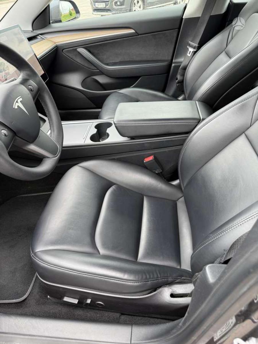 Grey Tesla Model 3 2021 in Klaipeda, with an engine capacity of 0.00 L and mileage of 46 thousand km for 18800 €, photo 5 on AUTOMOTO.COM.LV