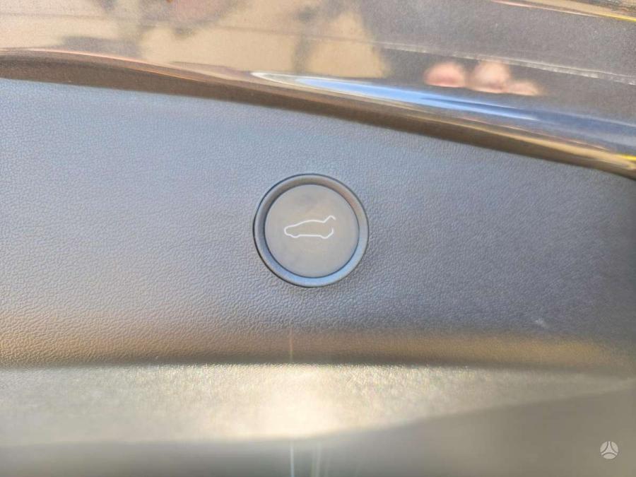 Grey Tesla Model 3 2021 in Kaunas, with an engine capacity of 0.00 L and mileage of 120 thousand km for 12200 €, photo 10 on AUTOMOTO.COM.LV