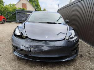 Pelēks Tesla Model 3 2021 Kauņa, ar dzinēja tilpumu 0.00 L un nobraukumu 120 tūkst. km par 11300 €, foto 3 vietnē AUTOMOTO.COM.LV