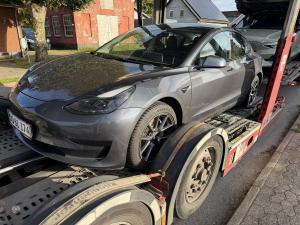 Grey Tesla Model 3 2021 in Kaunas, with an engine capacity of 0.00 L and mileage of 171 thousand km for 14299 €, photo  on AUTOMOTO.COM.LV