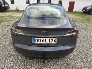 Grey Tesla Model 3 2021 in Kaunas, with an engine capacity of 0.00 L and mileage of 171 thousand km for 14299 €, photo 4 on AUTOMOTO.COM.LV