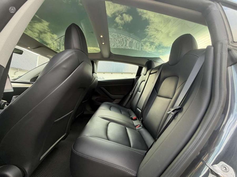 Grey Tesla Model 3 2021 in Kaunas, with an engine capacity of 0.00 L and mileage of 171 thousand km for 14299 €, photo 10 on AUTOMOTO.COM.LV