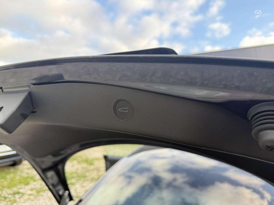 Grey Tesla Model 3 2021 in Kaunas, with an engine capacity of 0.00 L and mileage of 171 thousand km for 14299 €, photo 13 on AUTOMOTO.COM.LV