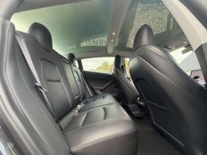Grey Tesla Model 3 2021 in Kaunas, with an engine capacity of 0.00 L and mileage of 171 thousand km for 14299 €, photo 16 on AUTOMOTO.COM.LV