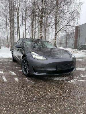 Grey Tesla Model 3 2022 in Marijampole, with an engine capacity of 0.00 L and mileage of 69 thousand km for 22800 €, photo  on AUTOMOTO.COM.LV