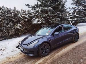 Grey Tesla Model 3 2022 in Kaunas, with an engine capacity of 0.00 L and mileage of 33 thousand km for 11900 €, photo 3 on AUTOMOTO.COM.LV