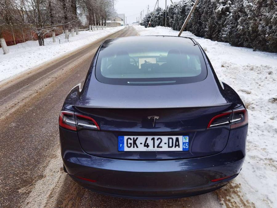 Grey Tesla Model 3 2022 in Kaunas, with an engine capacity of 0.00 L and mileage of 33 thousand km for 11900 €, photo 9 on AUTOMOTO.COM.LV