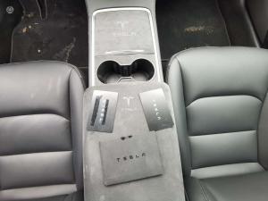 Grey Tesla Model 3 2022 in Kaunas, with an engine capacity of 0.00 L and mileage of 33 thousand km for 11900 €, photo 22 on AUTOMOTO.COM.LV