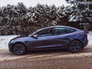 Grey Tesla Model 3 2022 in Kaunas, with an engine capacity of 0.00 L and mileage of 33 thousand km for 11900 €, photo 37 on AUTOMOTO.COM.LV