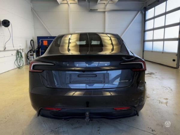 Pelēks Tesla Model 3 2023 Radviliškis, ar dzinēja tilpumu 0.00 L un nobraukumu 80 tūkst. km par 20950 €, foto 5 vietnē AUTOMOTO.COM.LV