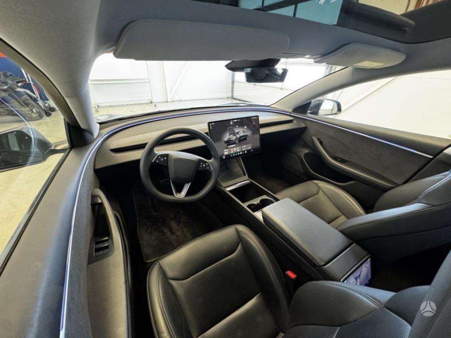 Grey Tesla Model 3 2023 in Radviliskis, with an engine capacity of 0.00 L and mileage of 80 thousand km for 20950 €, photo 10 on AUTOMOTO.COM.LV