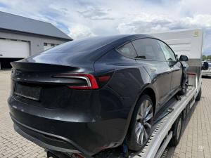 Grey Tesla Model 3 2023 in Marijampole, with an engine capacity of 0.00 L and mileage of 55 thousand km for 17900 €, photo 5 on AUTOMOTO.COM.LV